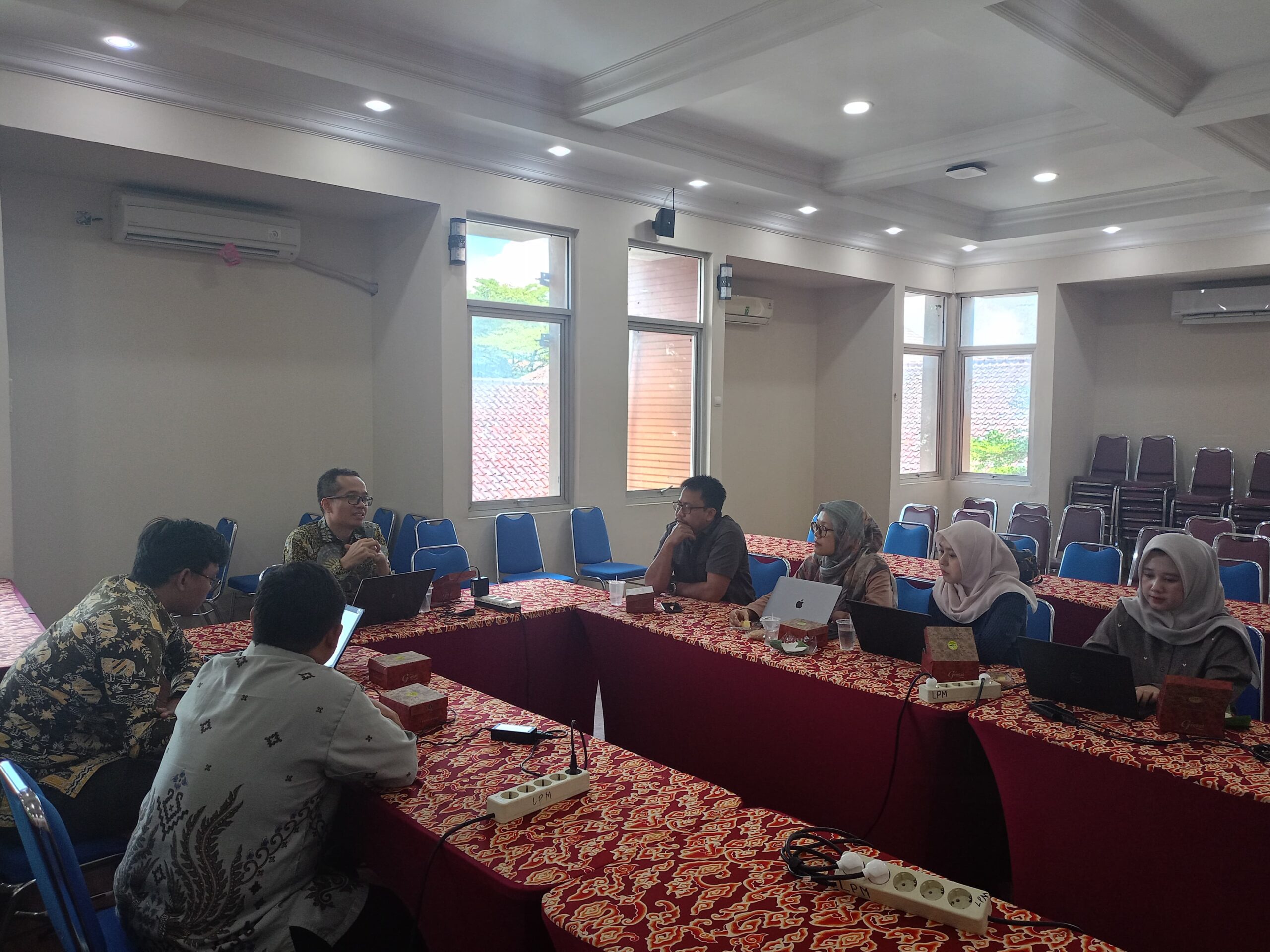 Rapat Penyusunan Strategi Materi Pembekalan KKN 2025 - Program Studi Pengembangan Masyarakat ...